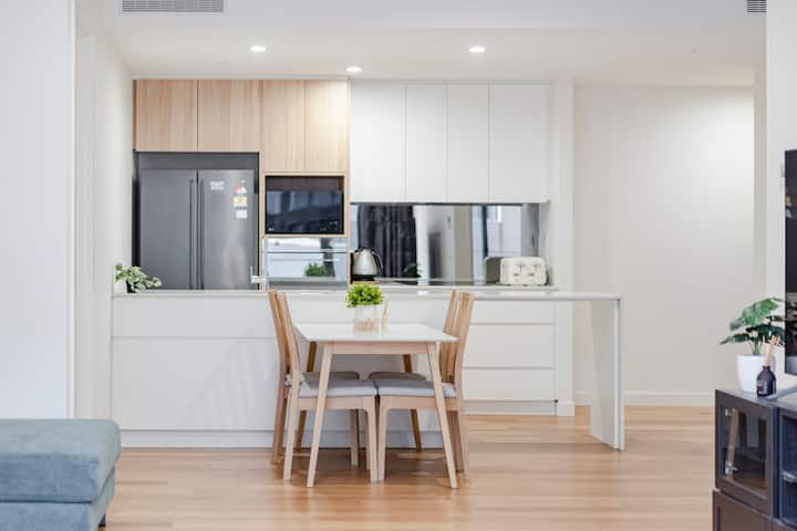 Spacious&lux Canberra Centre 2b2b2parking Apt - Canberra