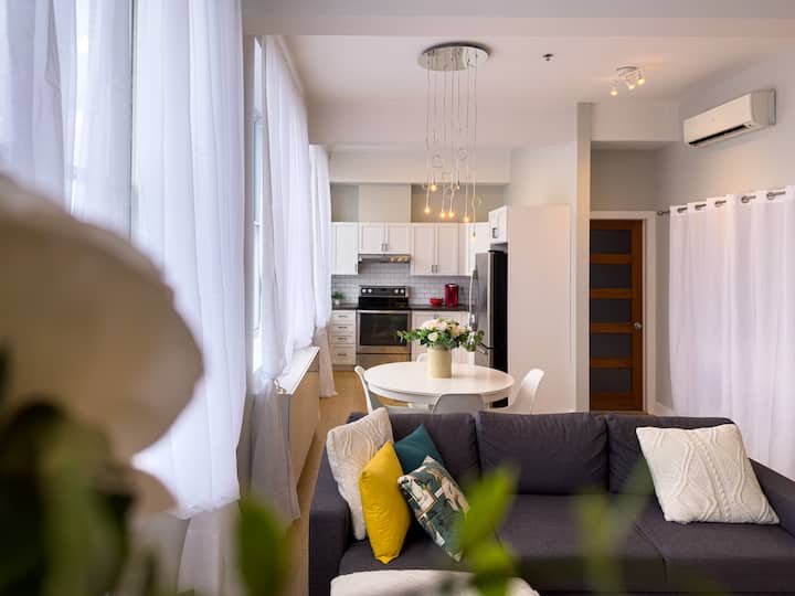 Charmant Et Lumineux Loft Idéalement Situé à Mtl - Dorval