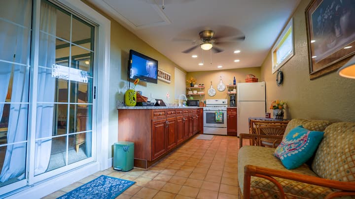 New Vero’s Most Relaxing Stay W/ Shady Patio - Vero Beach, FL