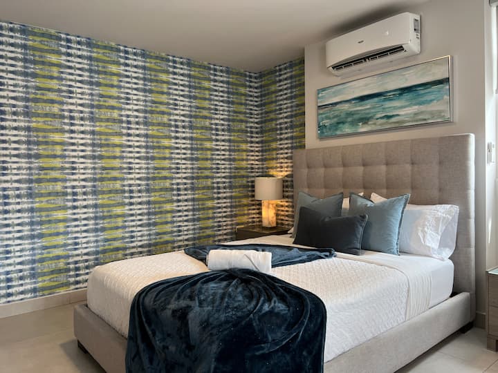 Lights & Art | Studio Cerra St | 4 Guests| 2 Beds - San Juan