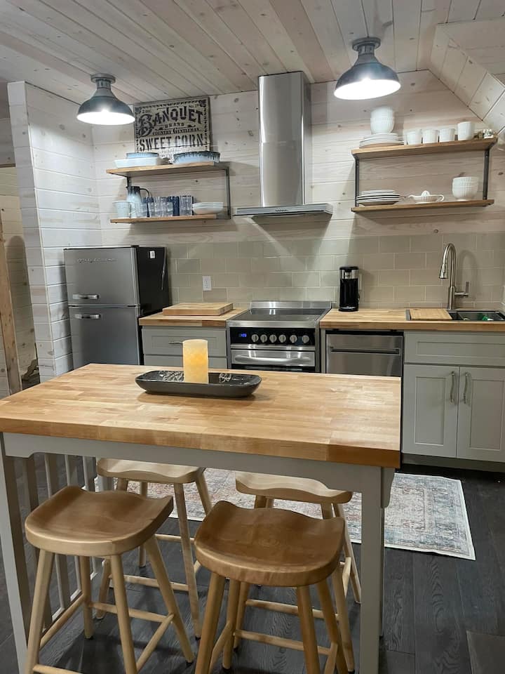 Happy Trails Cottage - Lake Lure, NC