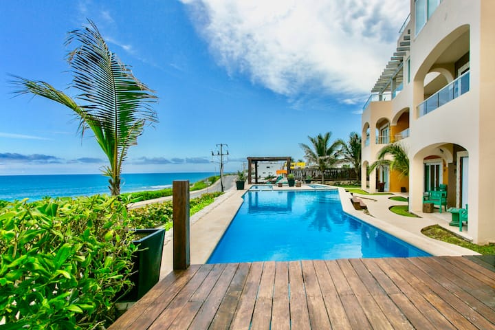Oceanfront Condo, Best View Isla - Isla Mujeres