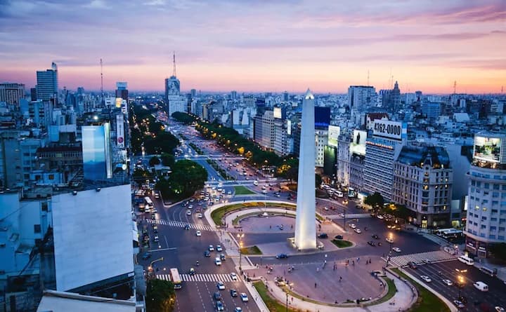 Obelisco | 3 Guests | Checkout 6pm | Theaters Area - Argentina