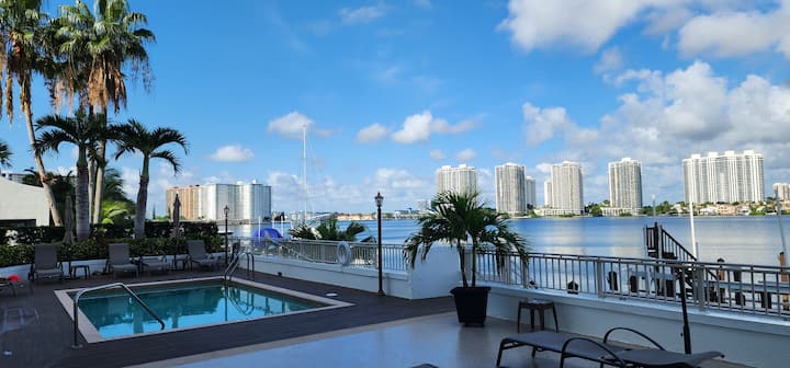 Condo Sur L'intracoastal! - ノース・マイアミ, FL