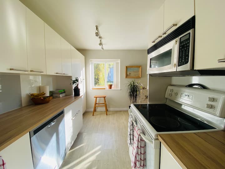 Cozy Bedroom At Base Of Chief - Squamish