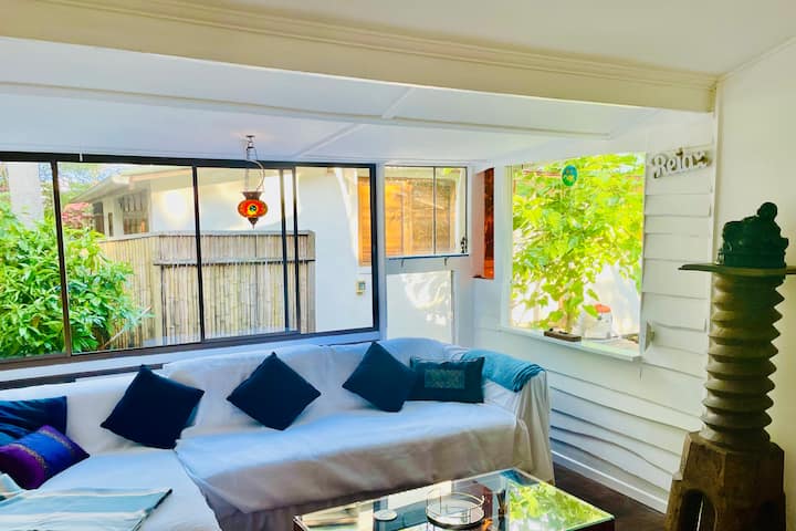 Balyarta Om Sunny Palm Room Byron Bay. - Byron Bay