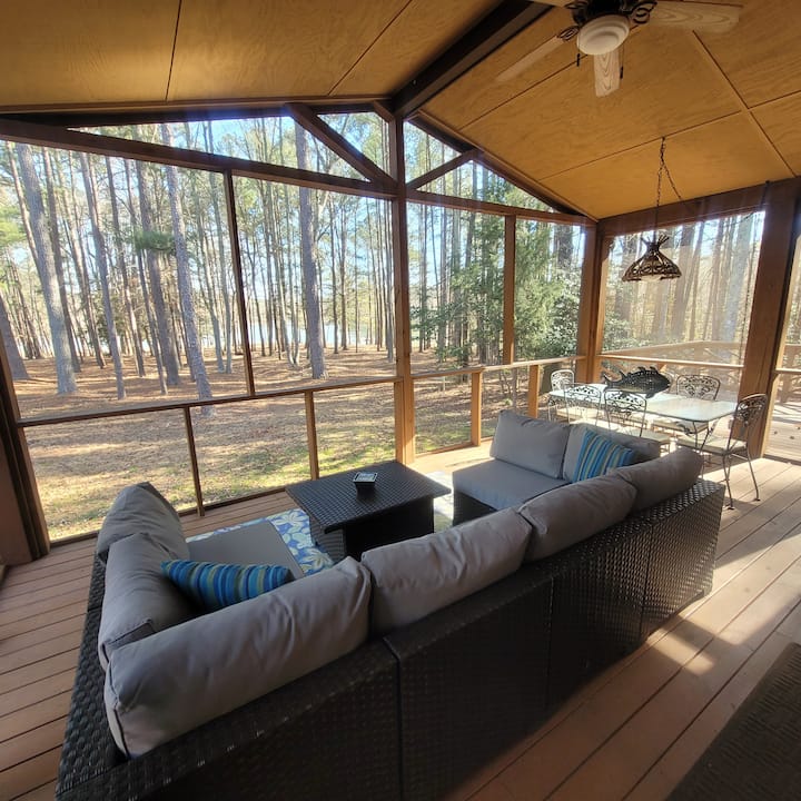 Quiet Kerr Lake Waterfront Home W/ Private Dock - Lake Gaston