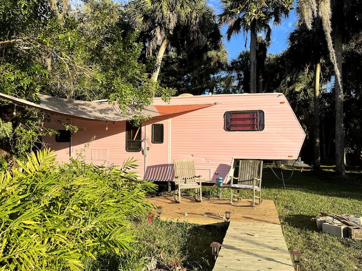 The Pink Camper / Farm To Beach - Fort Pierce, FL