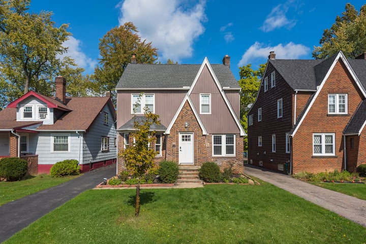 Hideaway In The Heights! - Cleveland Heights, OH