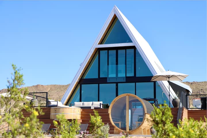 Modern Luxury A-frame With Pool, Sauna & Hot Tub - Yucca Valley, CA