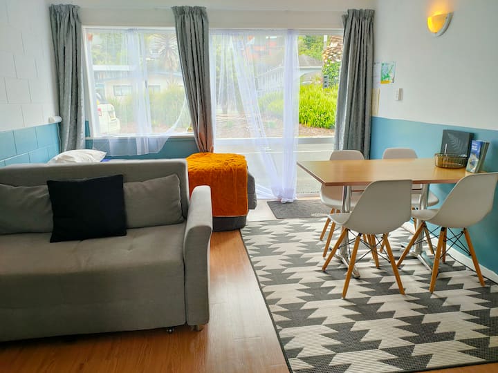 Family, Central. Unit 2 - Waitangi