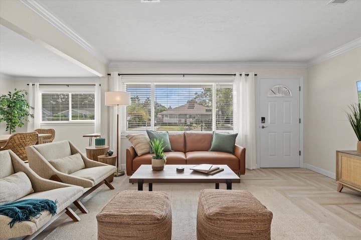 Boutique Beach House W/ Big Pool - Sarasota, FL