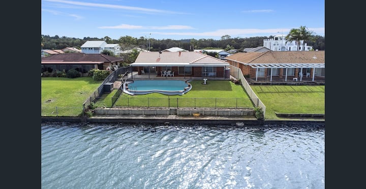 Gc Home + Gorgeous Lake Frontage - Coolangatta