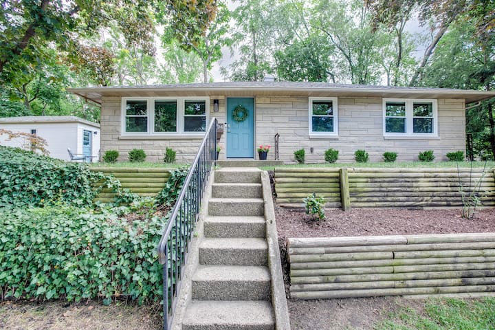 Updated Home In South Bend, 1.5 Mi From Nd, & Dtsb - Splash Pad, South Bend