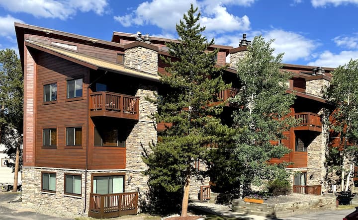 2br 2ba Pine Ridge Condo, Ski In - Breckenridge, CO