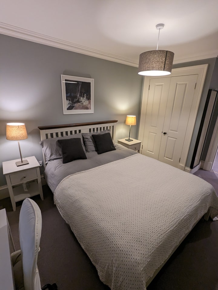 2 King Beds Apartment At The Heart Of The City - Leith