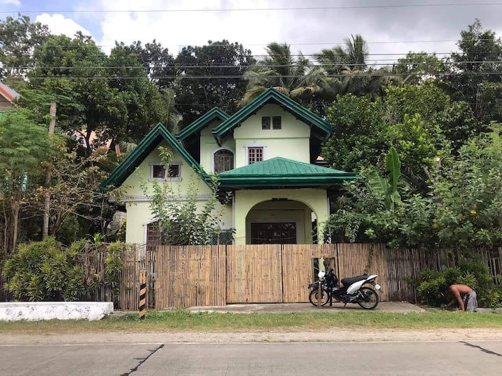 House Of Piollo-bohol - Loay
