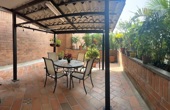 Apto En Excelente Ubicación - Medellín