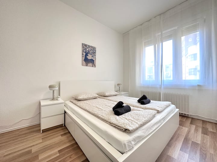 Best Location@deak Cozy Apartmen With 4ppl/balcony - Budapest