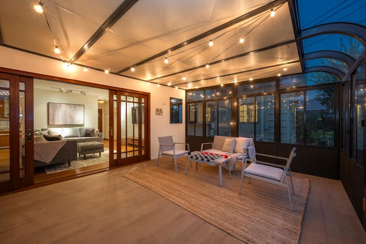 Vintage Modern Long Beach Home - Long Beach, CA