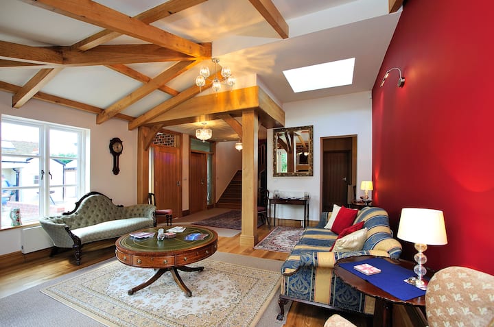 Spacious & Cosy Country Coach House - Liverpool