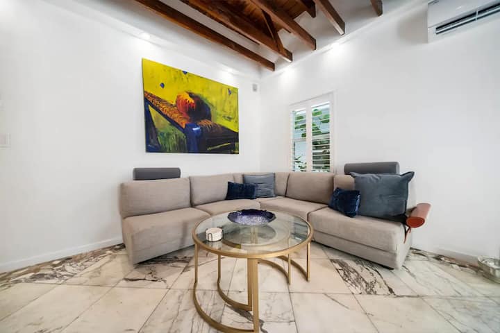 Komffy Waterside Escape W/queen Bed & Free Parking - Hollywood, FL