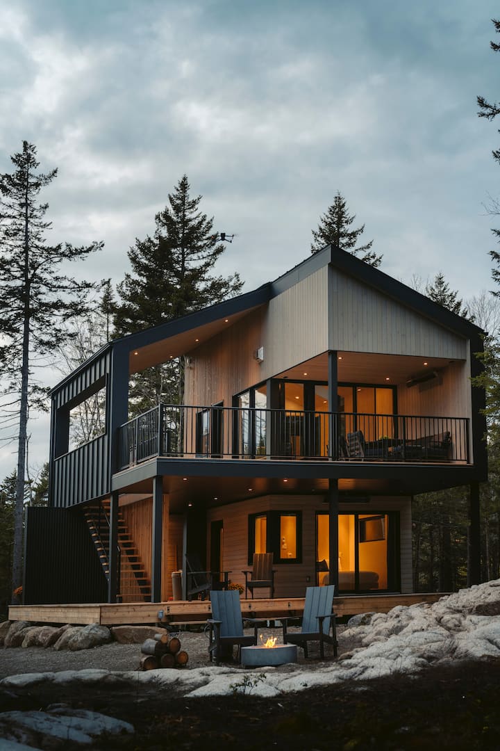 Spa, Sauna, Vue Montagne | ÉVasion Au Nanok - 魁北克市