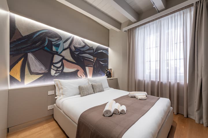 Elegante Bilocale In Centro Storico - Cagliari