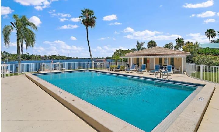Tequesta Waterfront Condominium - Jupiter, FL