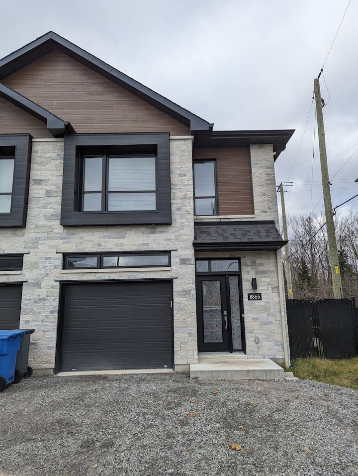 Maison De Reve(4 Chambres, 2.5 Salles De Bain, Spa - Mirabel