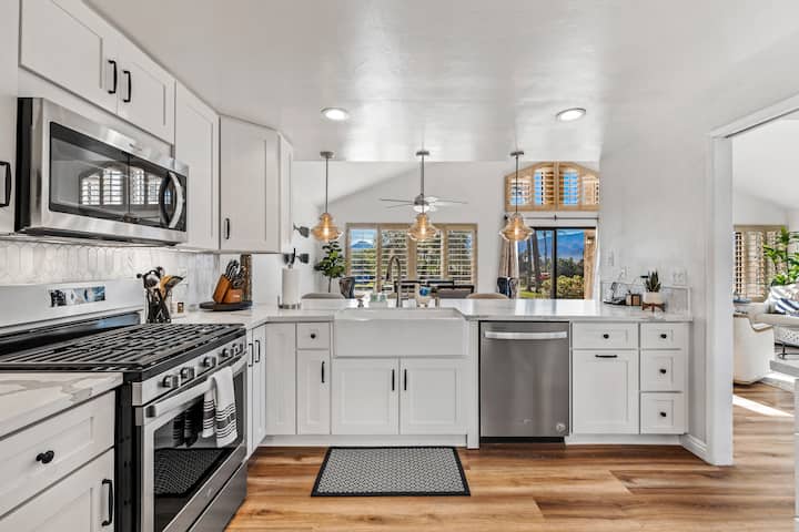 Snow Bird Retreat! Villa Marbella Palm Desert - Palm Desert, CA