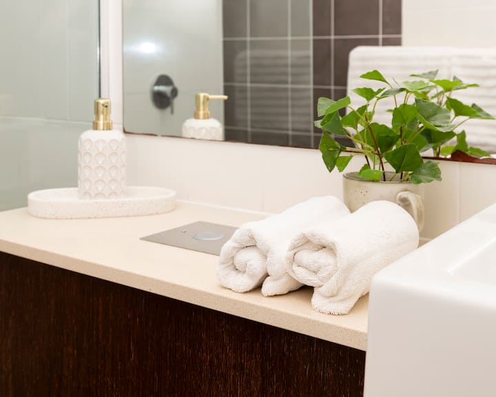 On Bondi Beach | Studio | Ocean Air | Superhost - Sydney