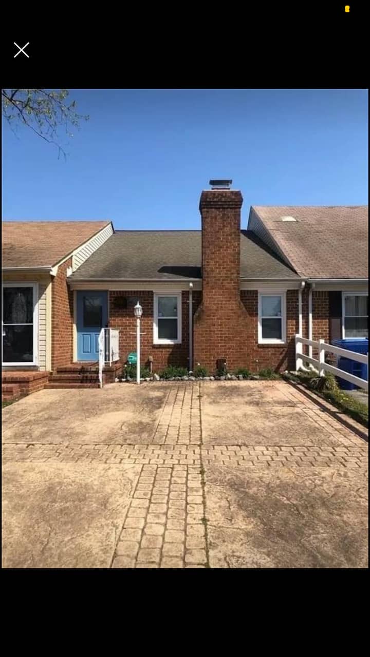 The Cozy Beachhouse. - Virginia Beach