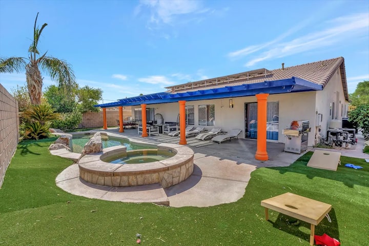 New Pool & Spa Home | Gameroom | Firepit | Stylish - Indio, CA