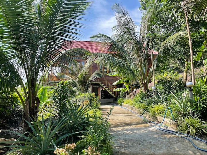 The Wooden House Has A Beautiful Sunrise & Seaview - Phú Quốc