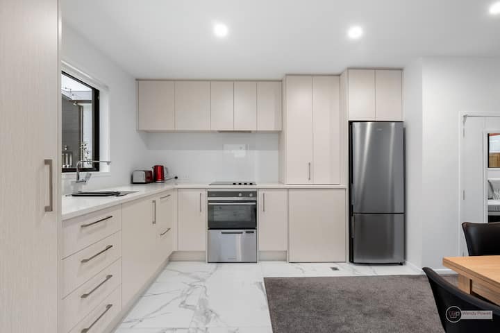 Modern Townhouse With Carpark And Ev Charger - Wairarapa