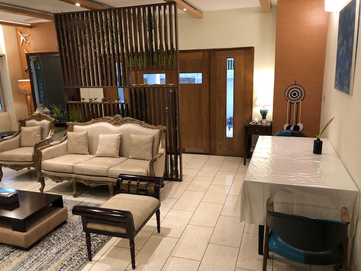 1300 Sft. Chic Flat With Plush Interior Available. - Dhaka