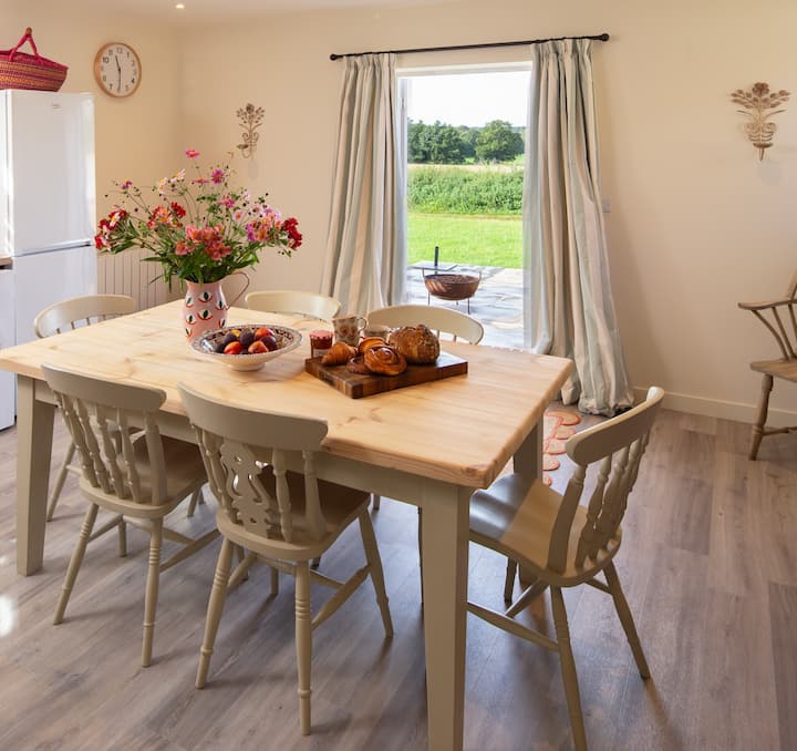 Pretty Cottage Set Within The Butley Priory Estate - Orford Castle