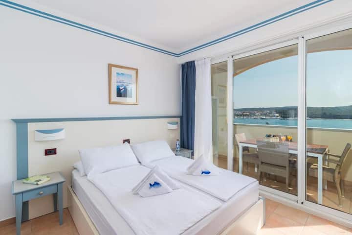 Two Bedroom Apartment With Balcony With Sea View - Banjole