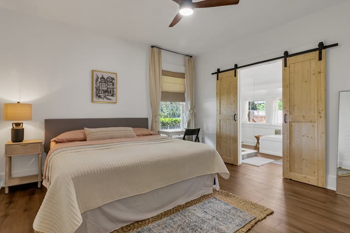 Luxurious & Charming In Downtown - Sanford, FL