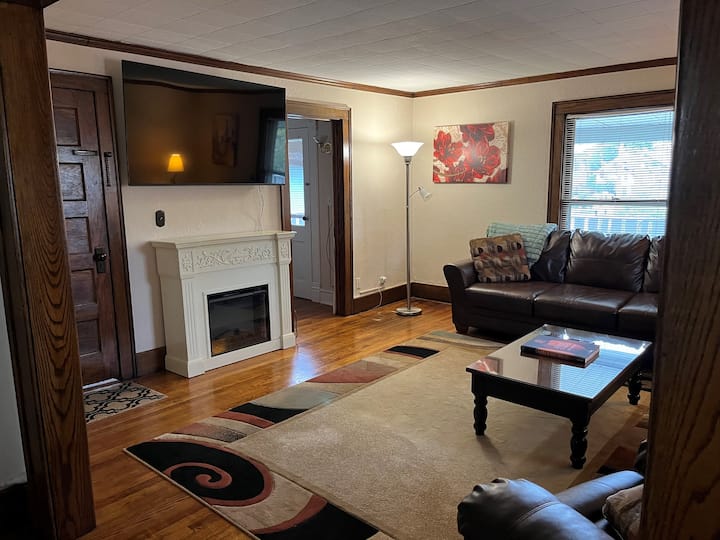 2 Bedroom In Quiet Neighborhood - Rockford, IL