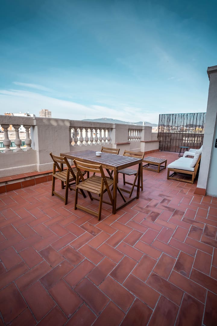 ÁTico Soleado En El Centro - Barcelona