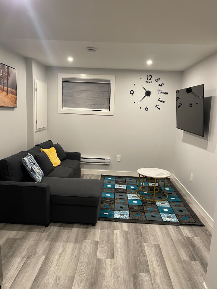 The Cozy Haven - Few Mins To Brighton Marketplace - Saskatoon