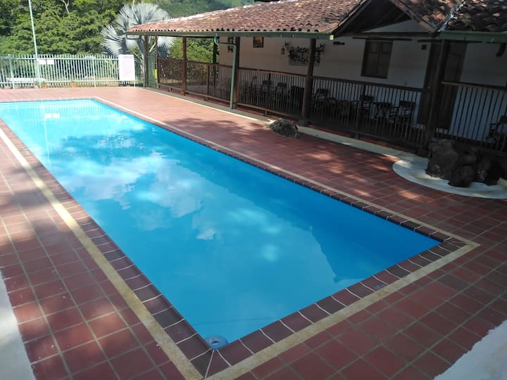 Cabaña 043 Con Piscina San Gil Para 25 Personas - San Gil