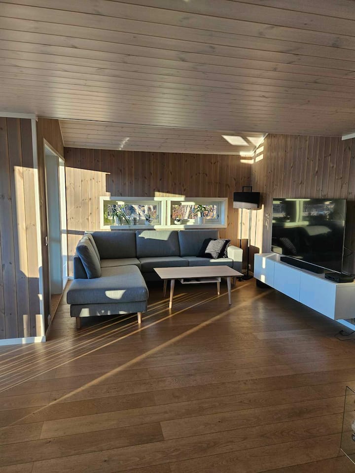 Spektakulær Hytte På Ringvassøy - Norway