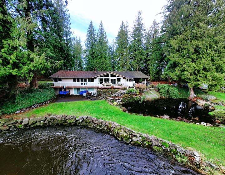 Peaceful Forest Retreat With Mount Rainier Views - Enumclaw, WA