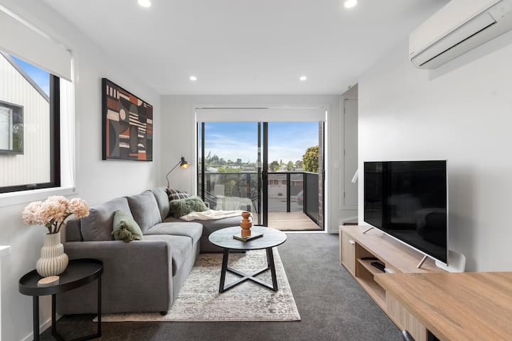 Contemporary Urban Retreat - Auckland