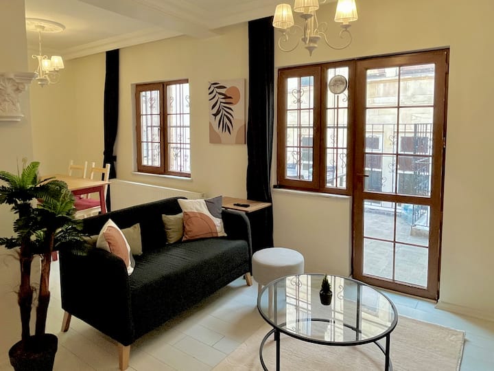 1-br Flat With Private Terrace In Best Location - Istanbul
