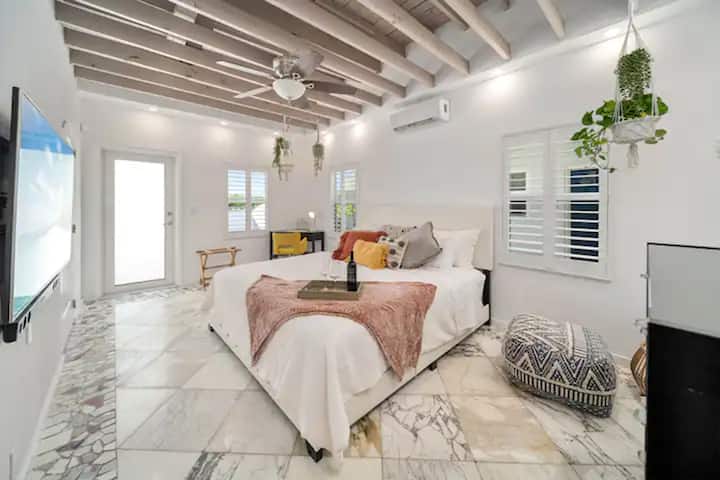 Komffy Studio With King Bed - Hollywood, FL