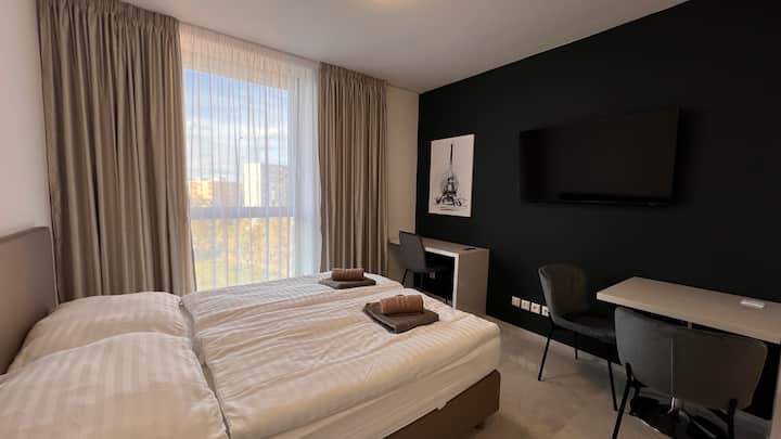 Air Conditioned 1 Room Apartment Vienna Gate, 1 - Bratysława